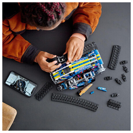 LEGO® Technic 42140 Multivozidlo na dálkové ovládání | OnlineShop.cz